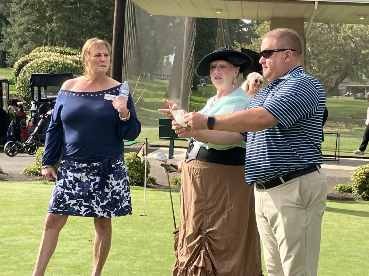 Photo Gallery – Charbonneau Ladies Niners